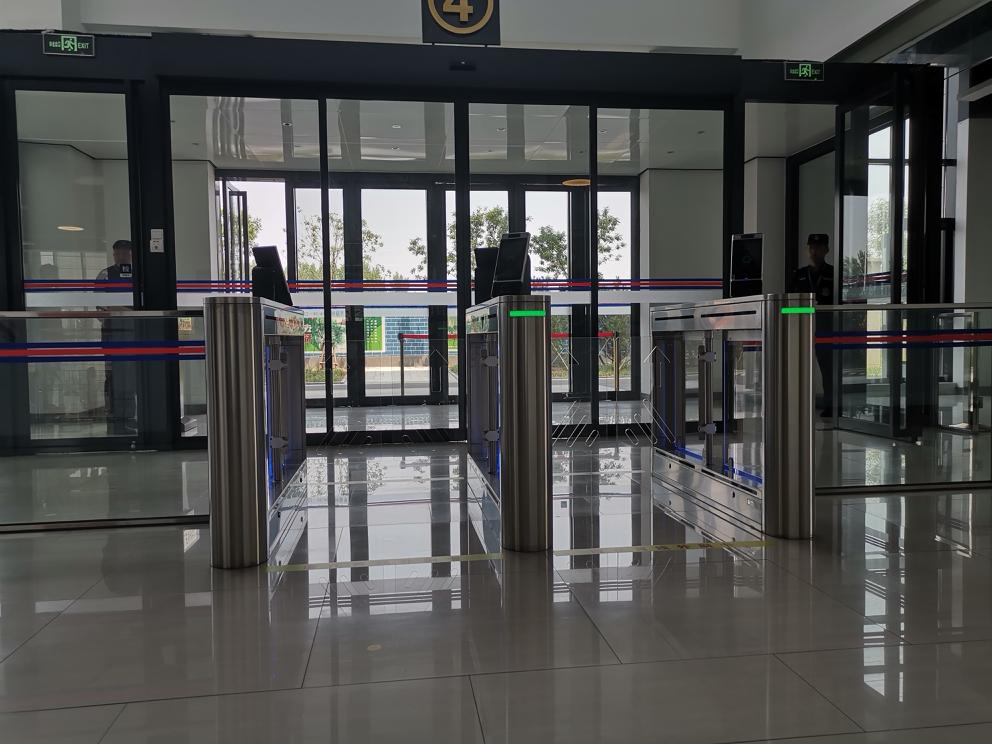 Swing Arm Controlled Access Gates , Half Height Turnstile With Facial ...